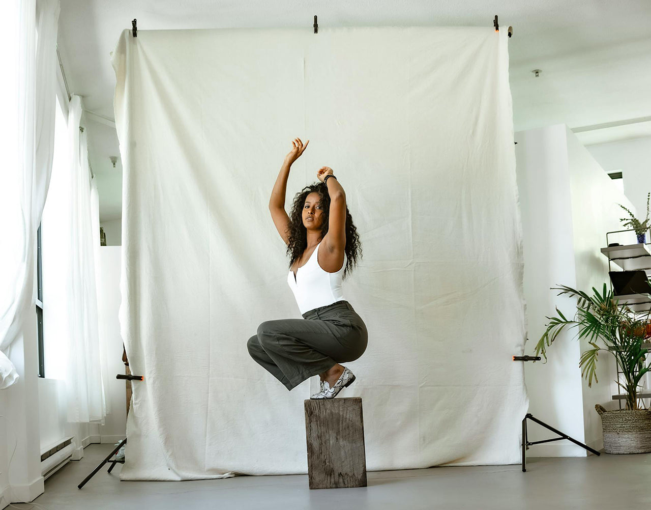 15 DIY Photo Backdrop Ideas for Small Spaces